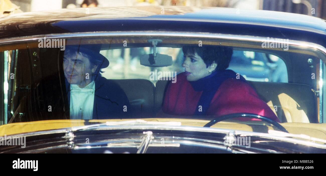Arthur film dudley moore hi-res stock photography and images - Alamy