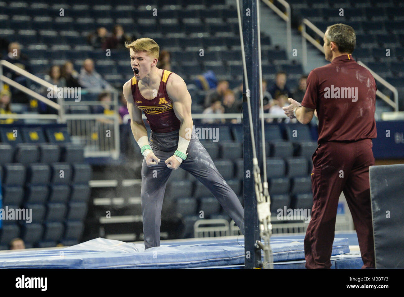 Ann Arbor, Michigan, USA. 6th Apr, 2018. Minnesota Golden Gopher SHANE ...