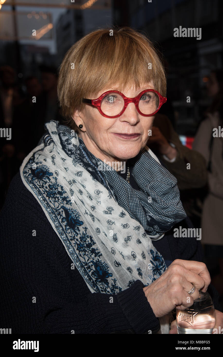 Anne robinson 2018 hi-res stock photography and images - Alamy