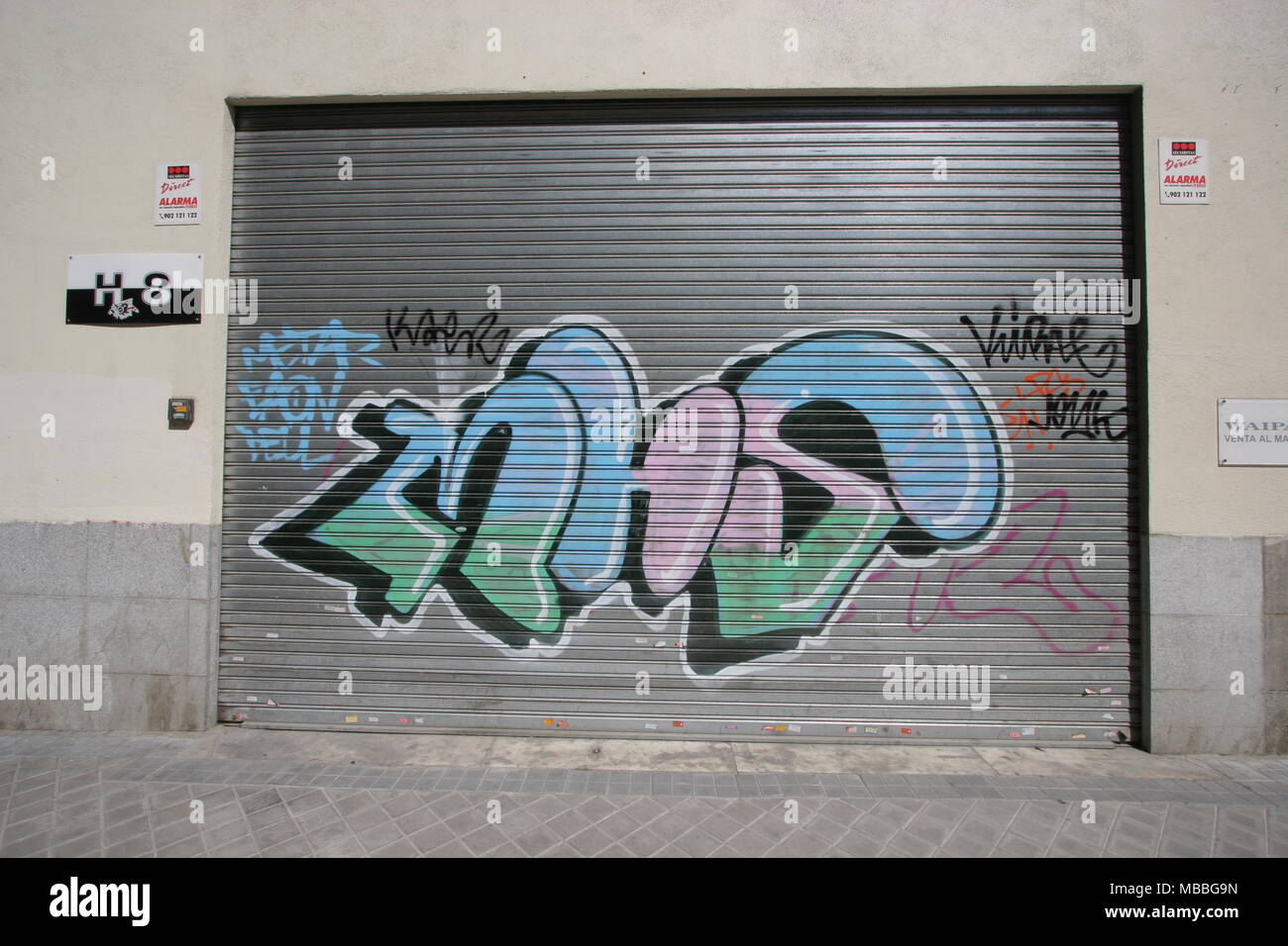 Graffiti in madrid spain hi-res stock photography and images - Alamy