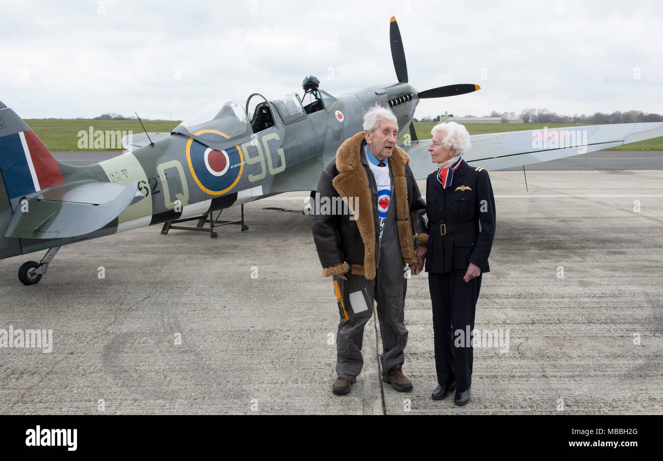 RAF WW11 veterans Spitfire pilot Allan Scott 96 and Air transport ...