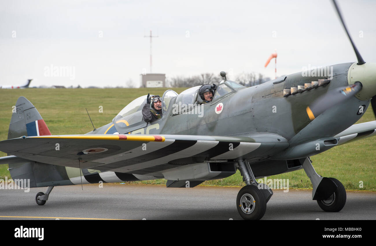 Former World War 11 Squadron Leader 96 year Allan Scott DFM takes to ...