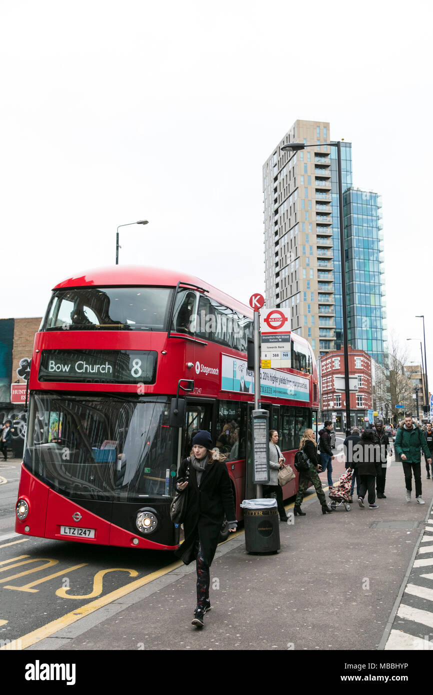 Number 8 bus on Bethnal Green Road, Shoreditch, London Stock Photo - Alamy