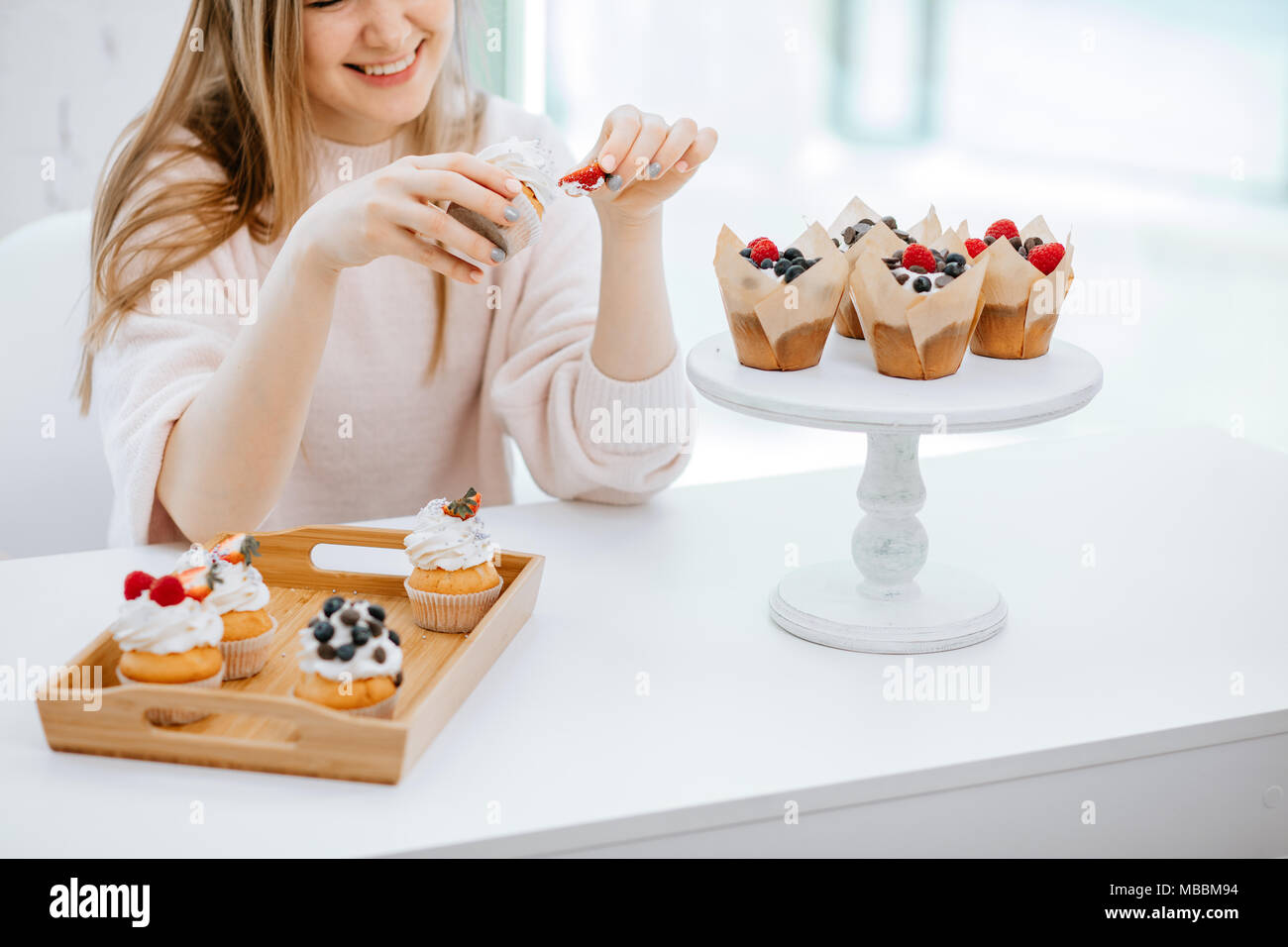 Food Red Lips Cake High Resolution Stock Photography and Images - Alamy