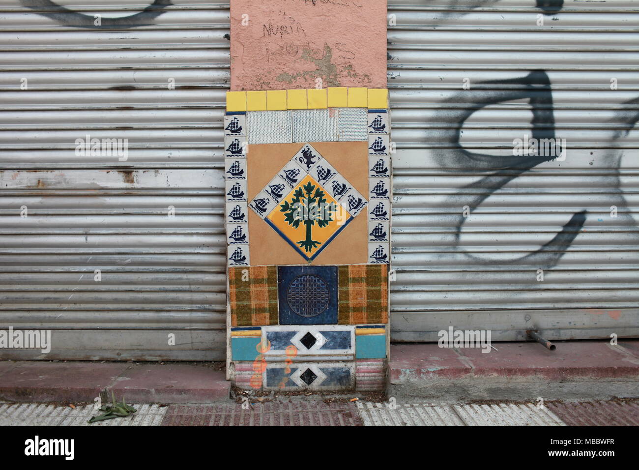 Spanish mosaic pattern Street Art Stock Photo - Alamy