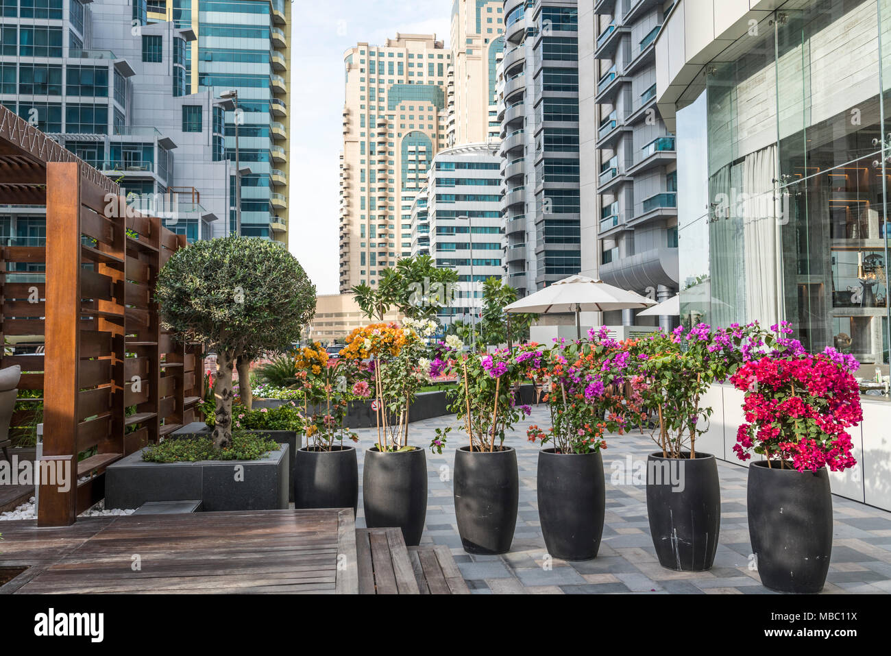 Dubai street restaurant hi-res stock photography and images - Alamy