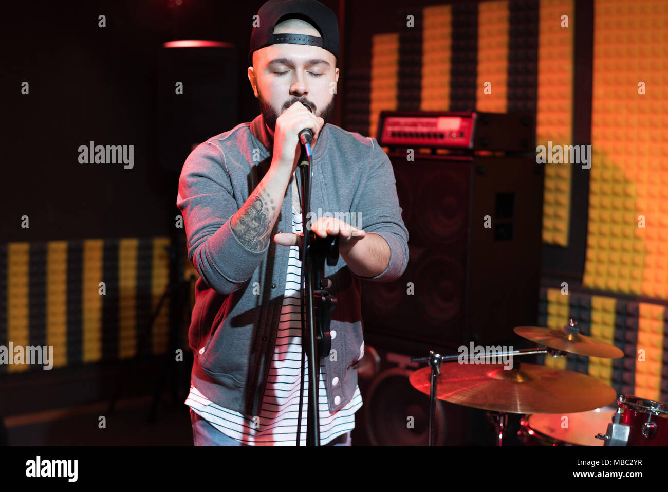 Hip hop gig hi-res stock photography and images - Alamy