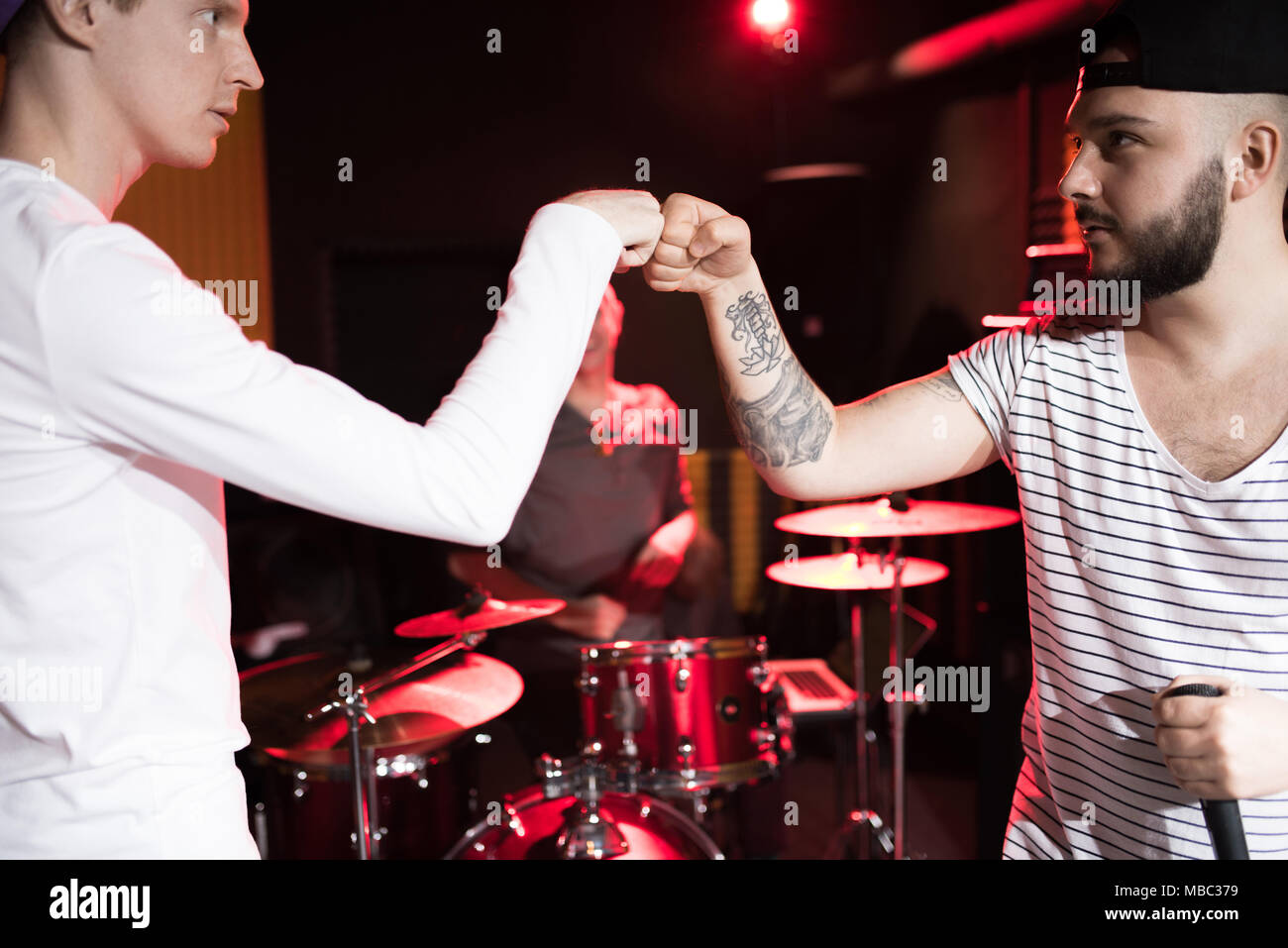 Fistbump hi-res stock photography and images - Alamy