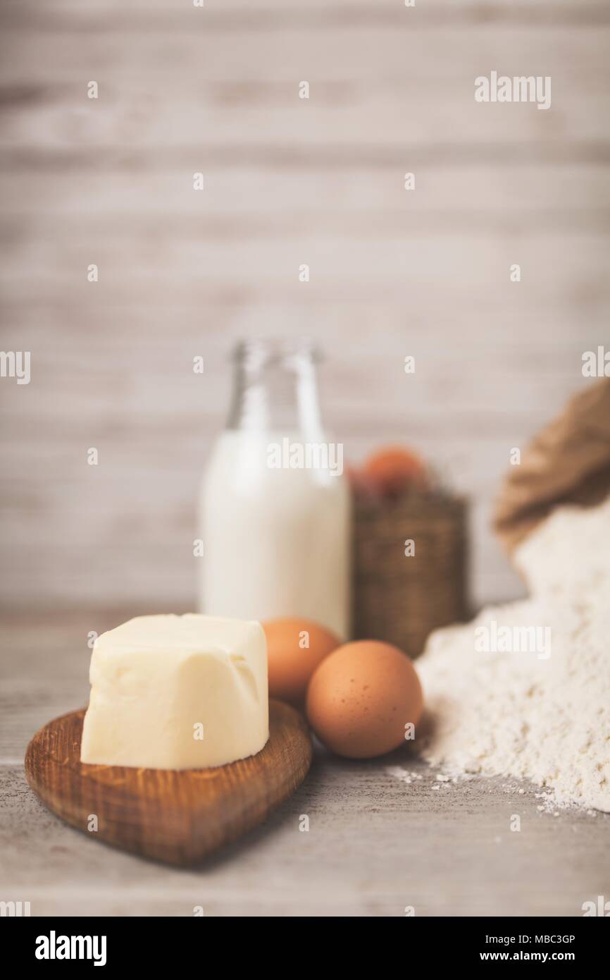 Basic baking ingredients Stock Photo - Alamy