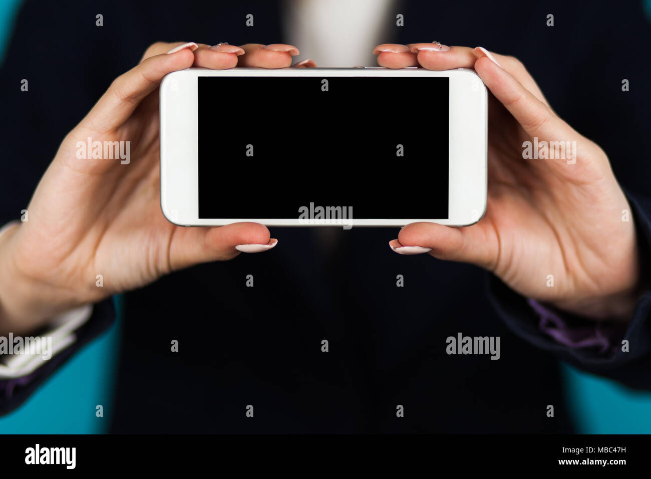 Woman hand holding phone screen hi-res stock photography and images - Alamy