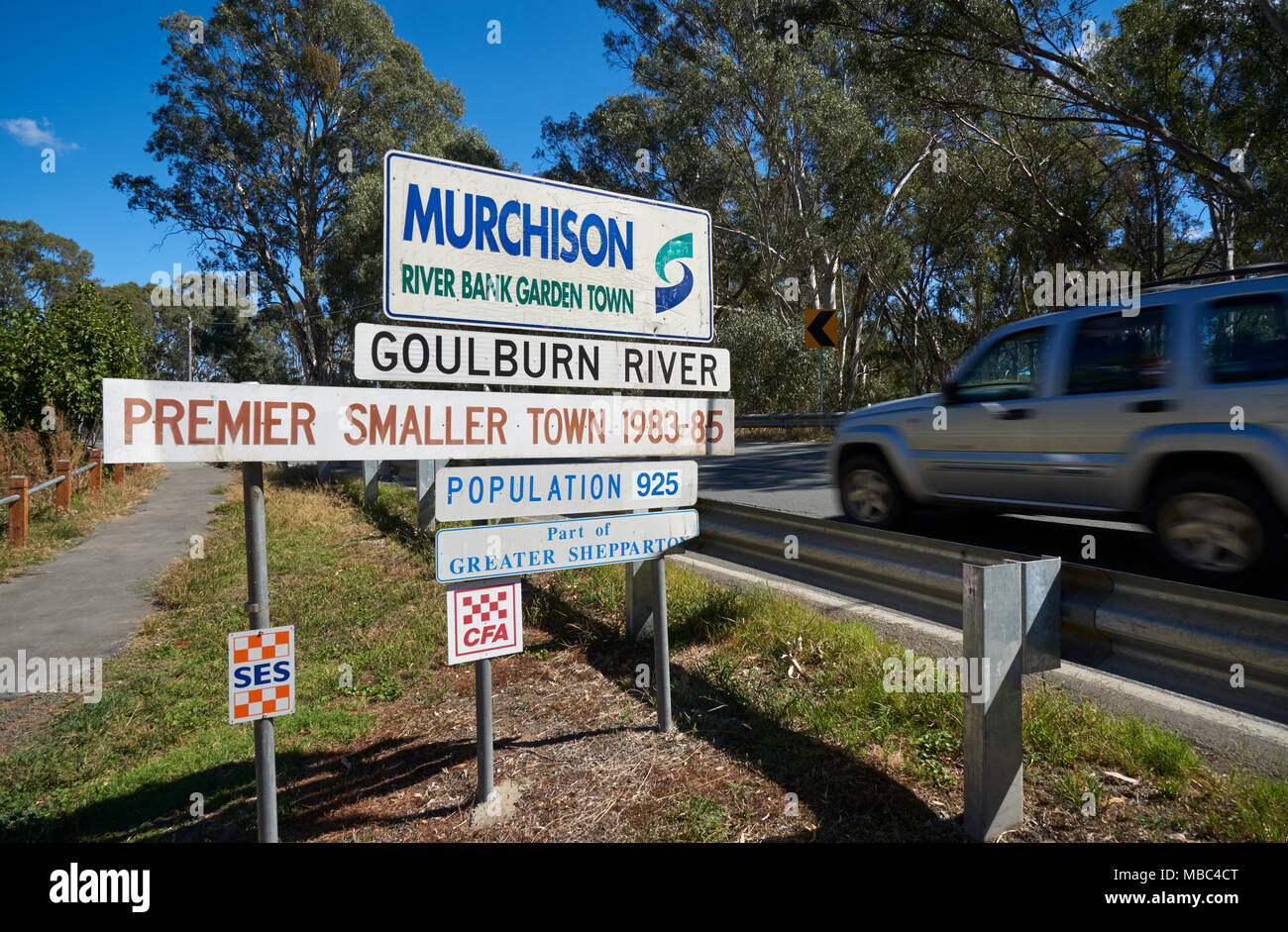 Town entrance sign hi-res stock photography and images - Alamy