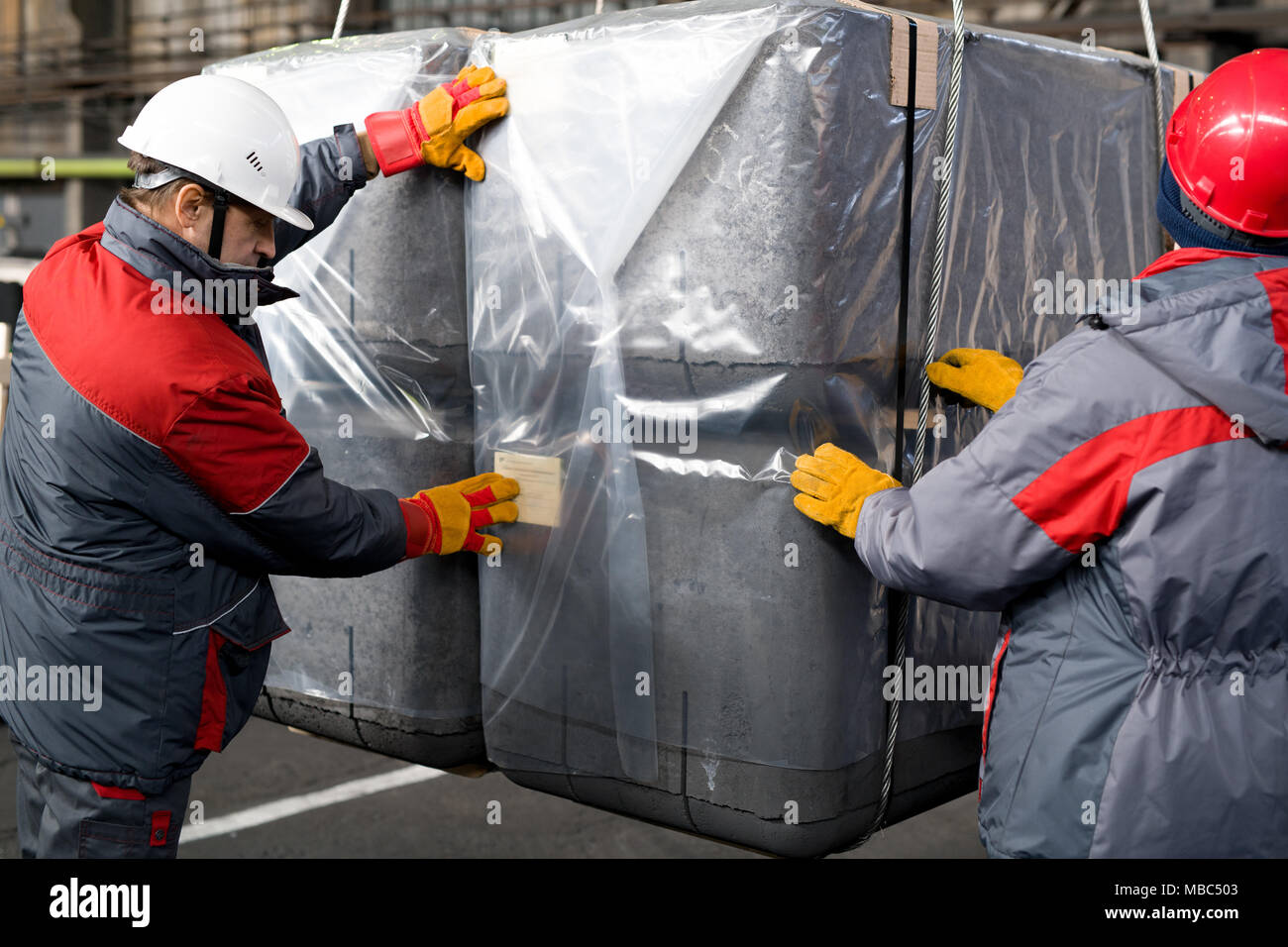 Heavy plant load hi-res stock photography and images - Alamy