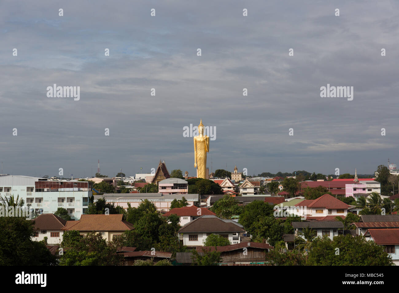 60m high gilded Buddha statue Luang Phaw Dto in Wat Burapha Phiram, Wat ...