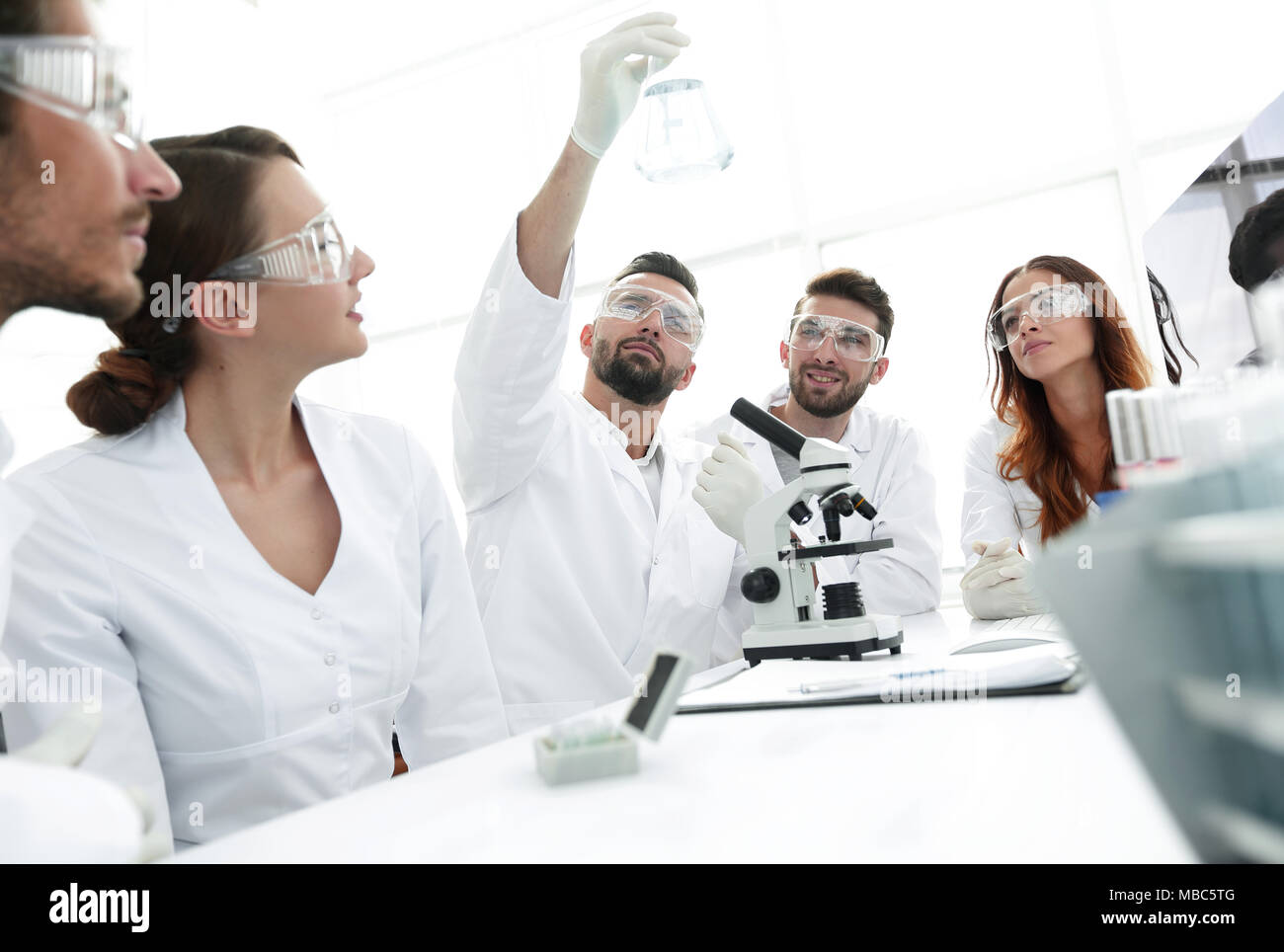 Scientists research staff in pharmaceutical hi-res stock photography ...