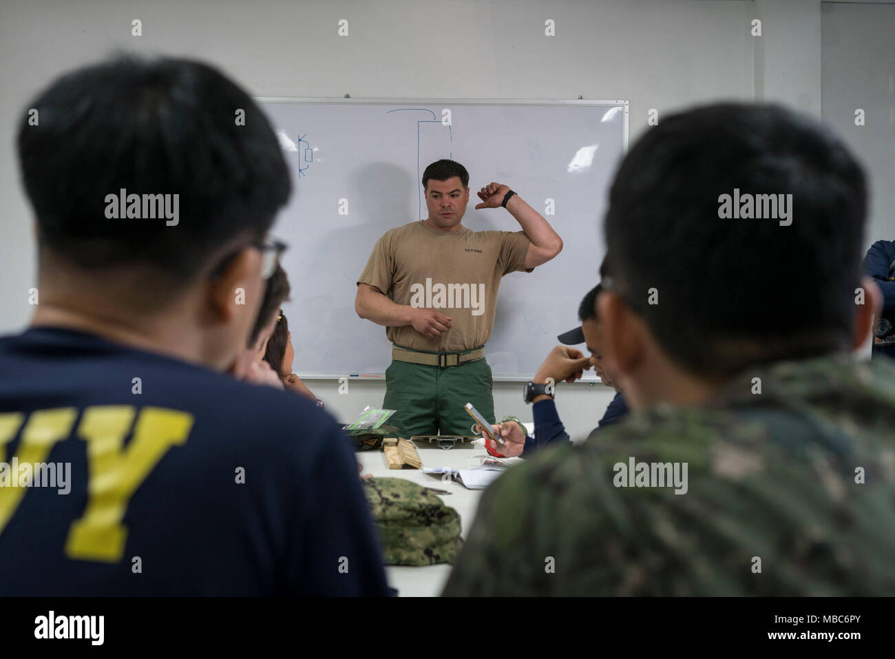 Army dive school hi-res stock photography and images - Alamy
