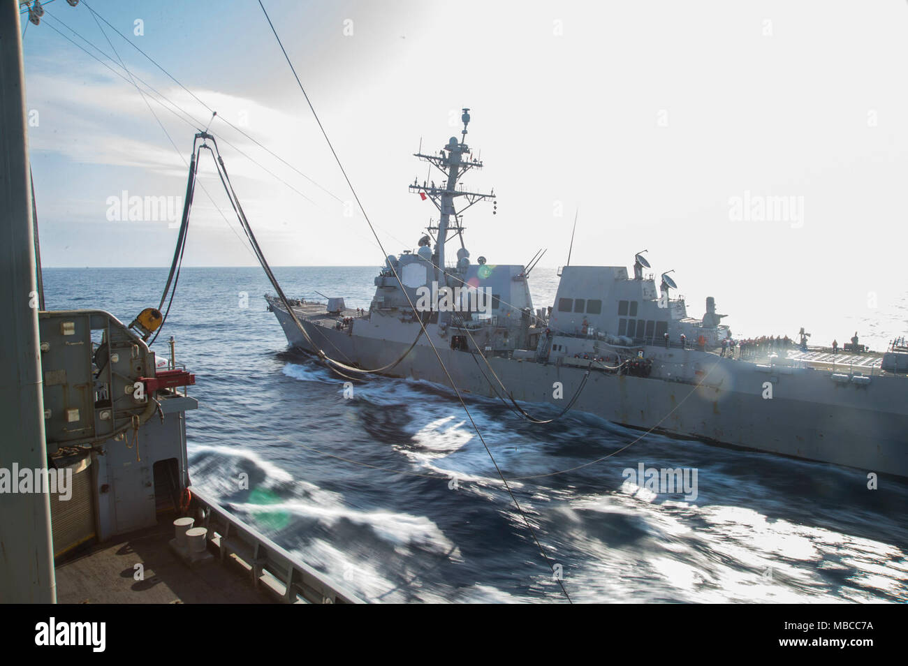 Uss mustin receives supplies sea hi-res stock photography and images ...