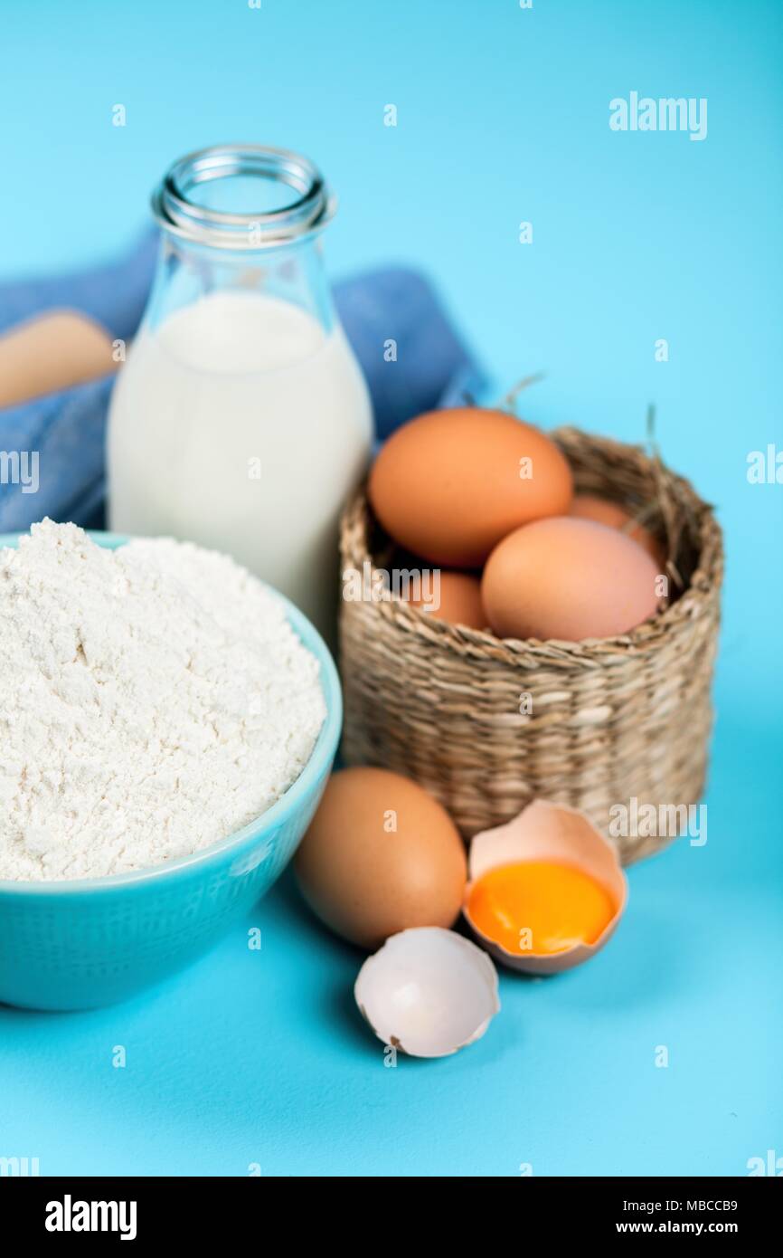 Basic baking ingredients Stock Photo - Alamy