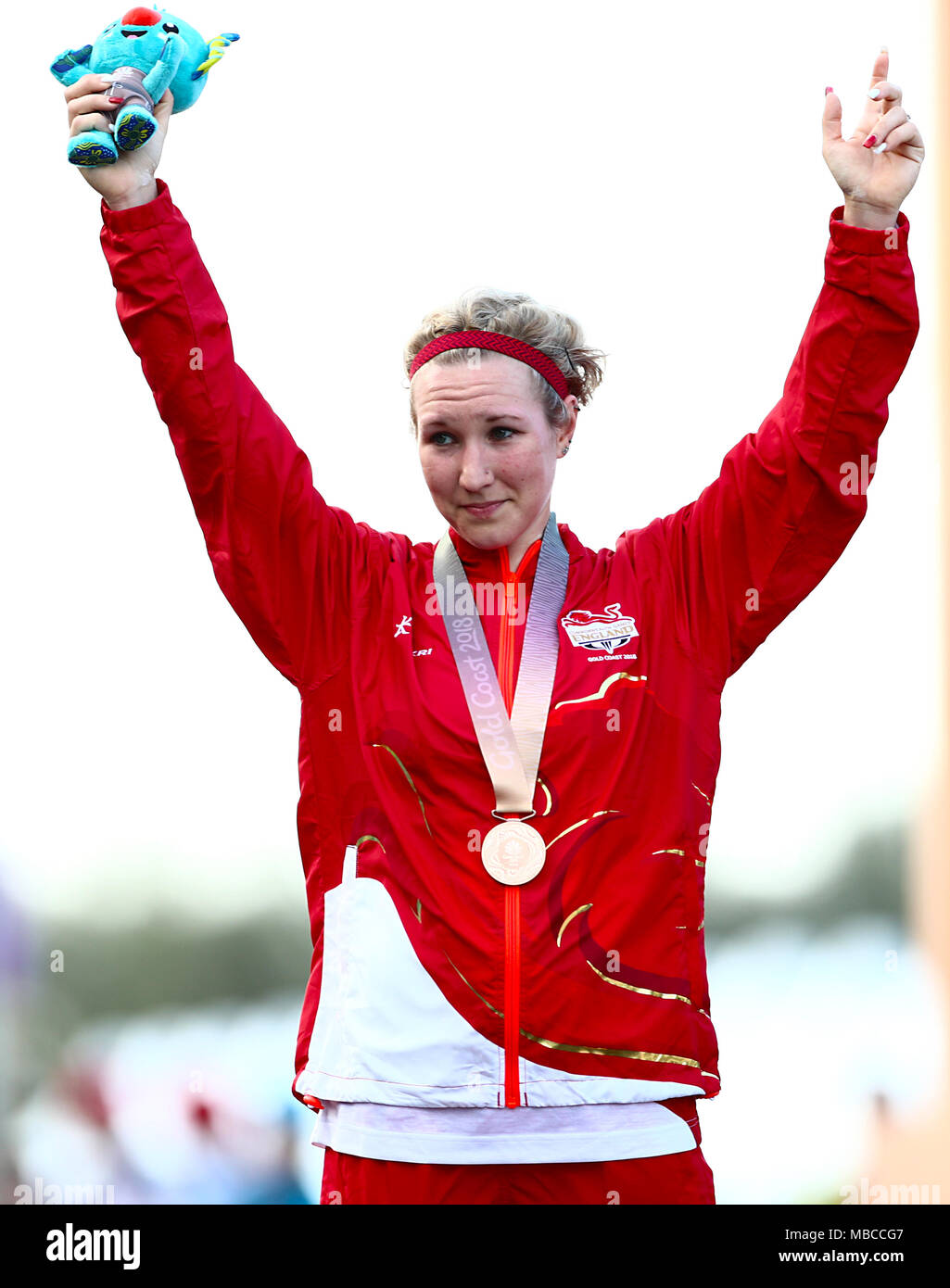 England's Hayley Simmonds celebrates with her bronze medal won in the ...
