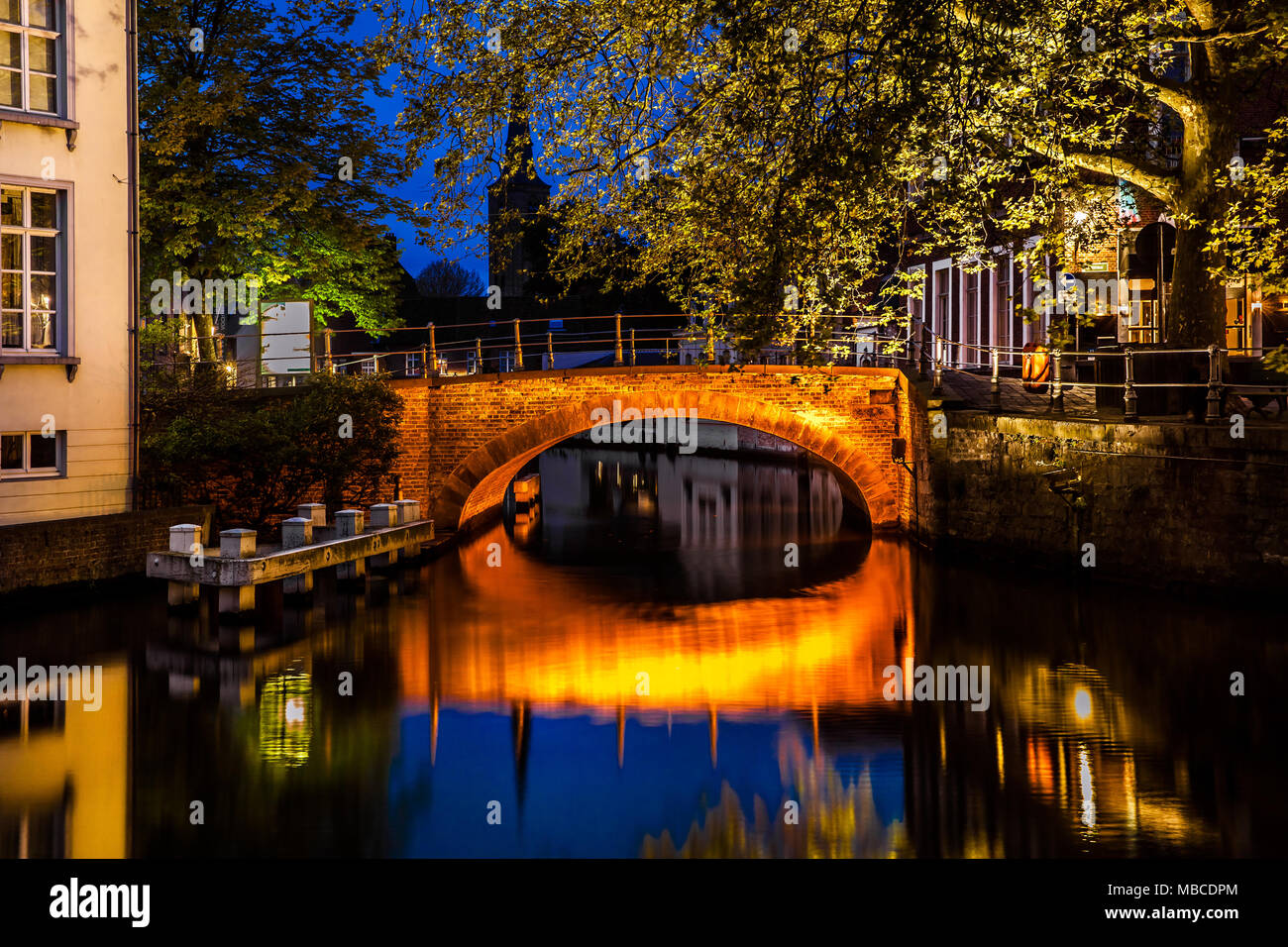 Night street scene in bruges hi-res stock photography and images - Alamy