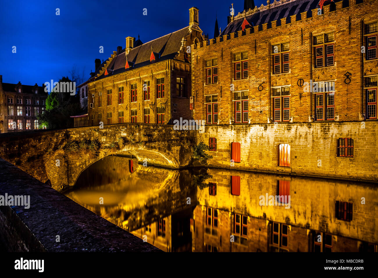 Night street scene in bruges hi-res stock photography and images - Alamy