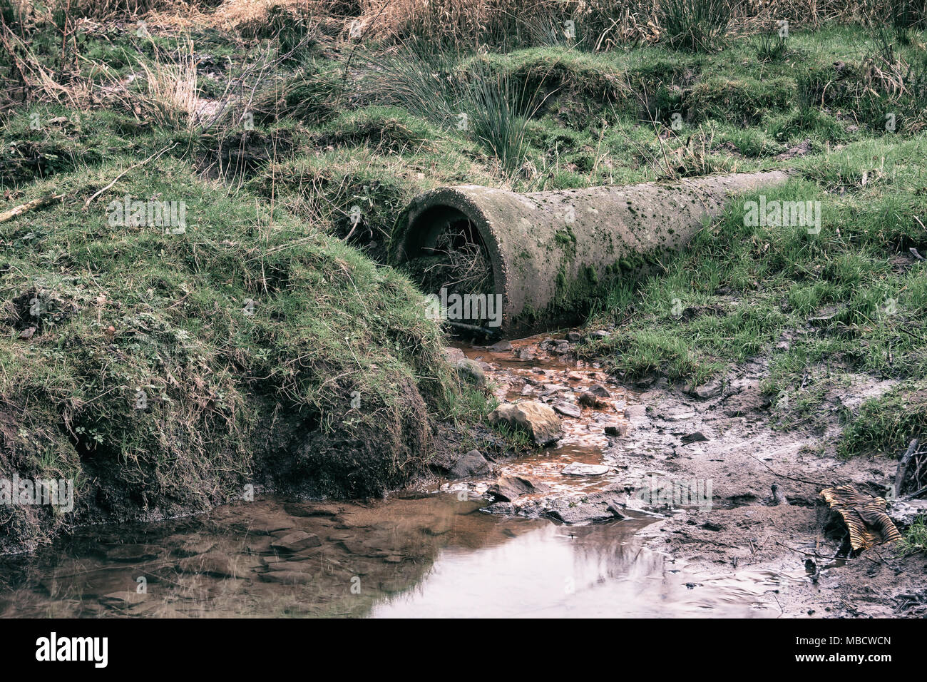 Water stream from sewage pipe hi-res stock photography and images - Alamy