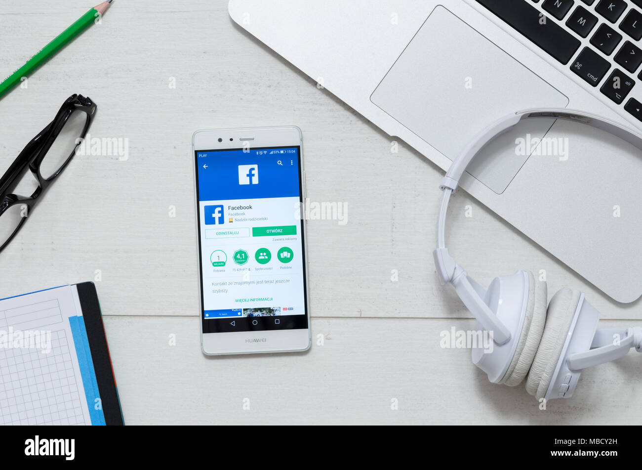 Google play store hi-res stock photography and images - Alamy