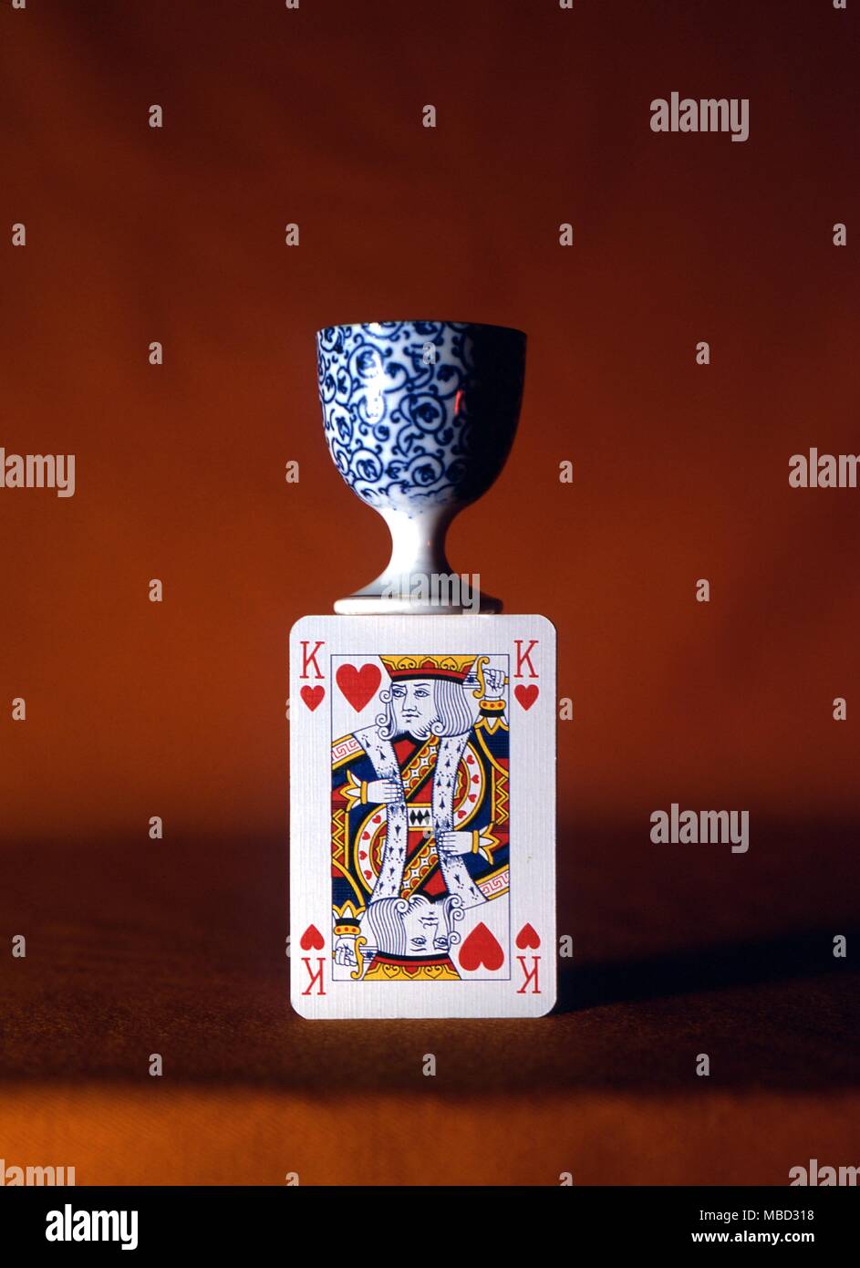 Magic tricks cups hi-res stock photography and images - Alamy