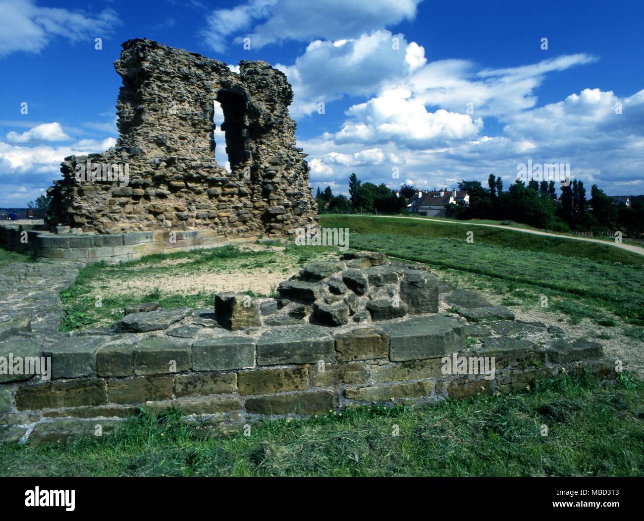 Sandal castle wakefield hi-res stock photography and images - Alamy