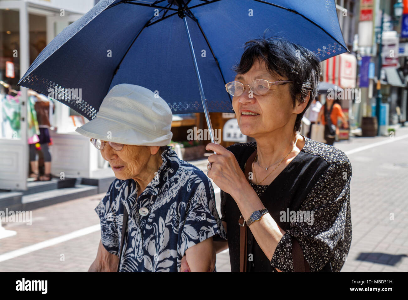 Elderly japanese women hi-res stock photography and images - Alamy