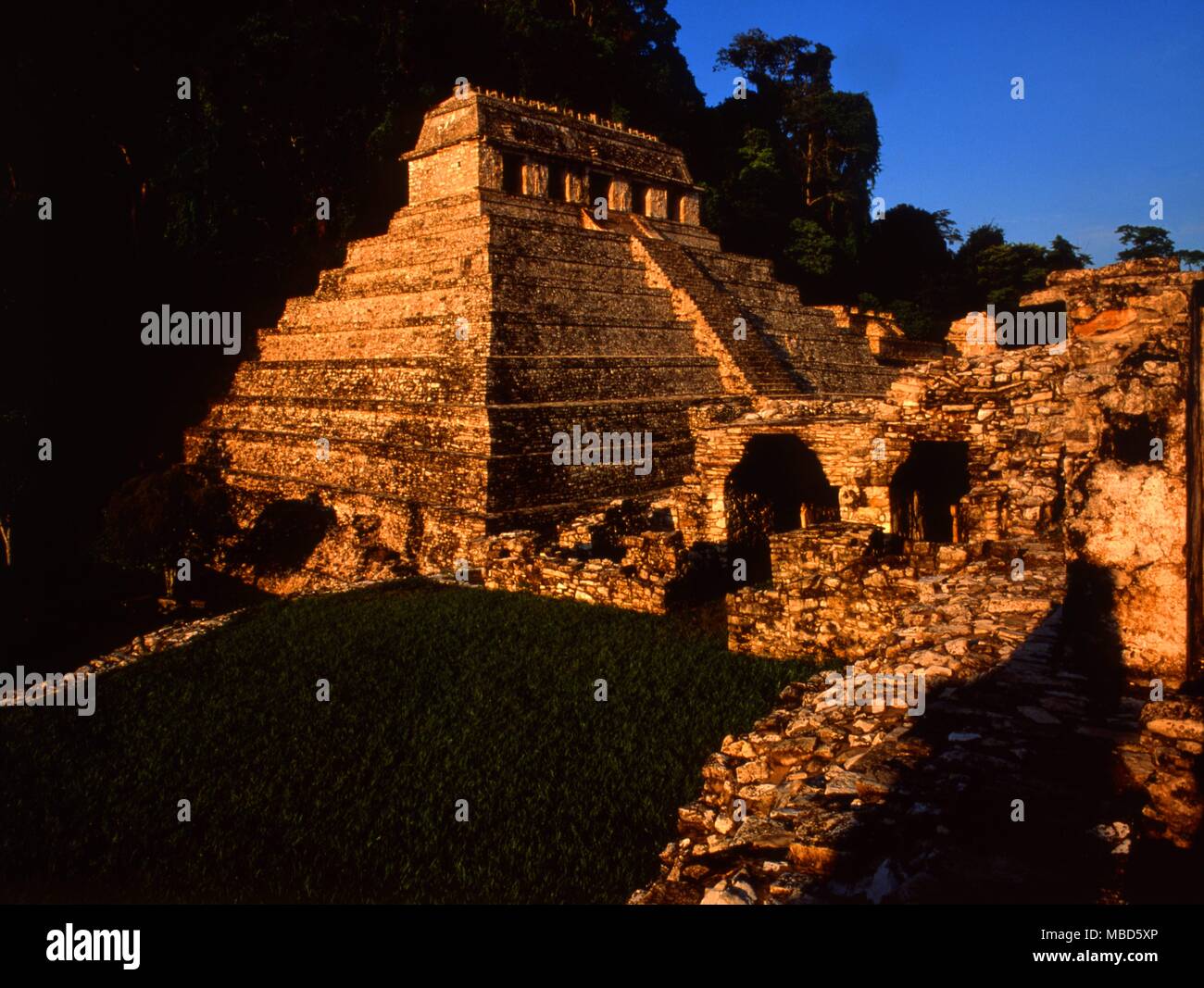 MEXICO - PALENQUE - PYRAMID-TEMPLE OF THE INSCRIPTIONS Pyramid Temple ...