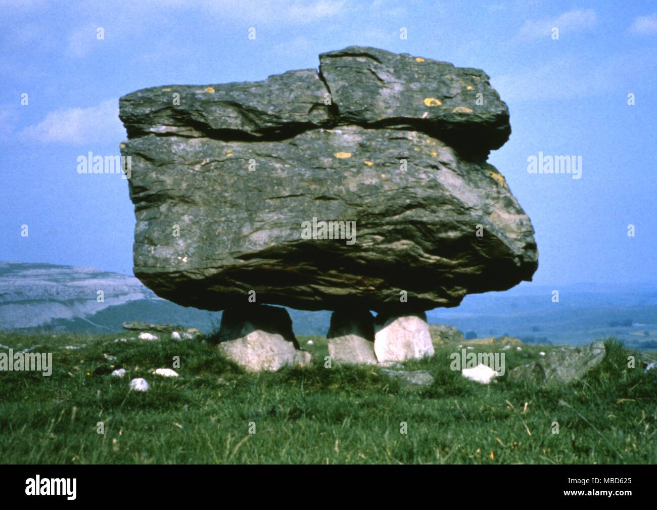 Yorkshire erratic boulder hi-res stock photography and images - Alamy