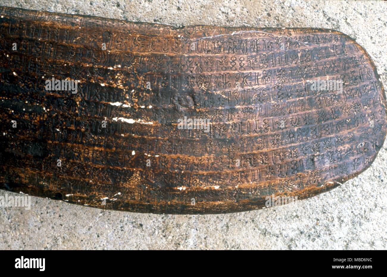 Rongo rongo tablets hi-res stock photography and images - Alamy