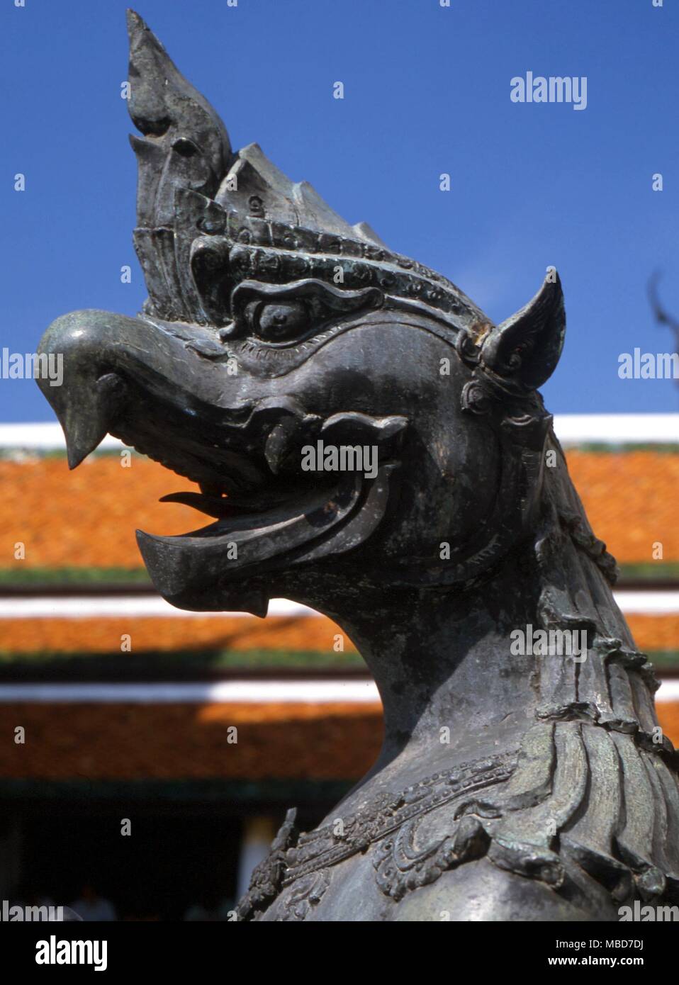 Demonic statue hi-res stock photography and images - Alamy