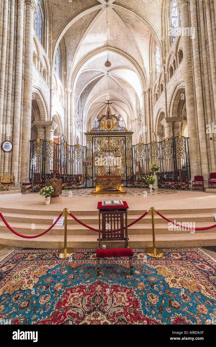 Sens Cathedral, in the Yonne department, Burgundy (French "Bourgogne ...