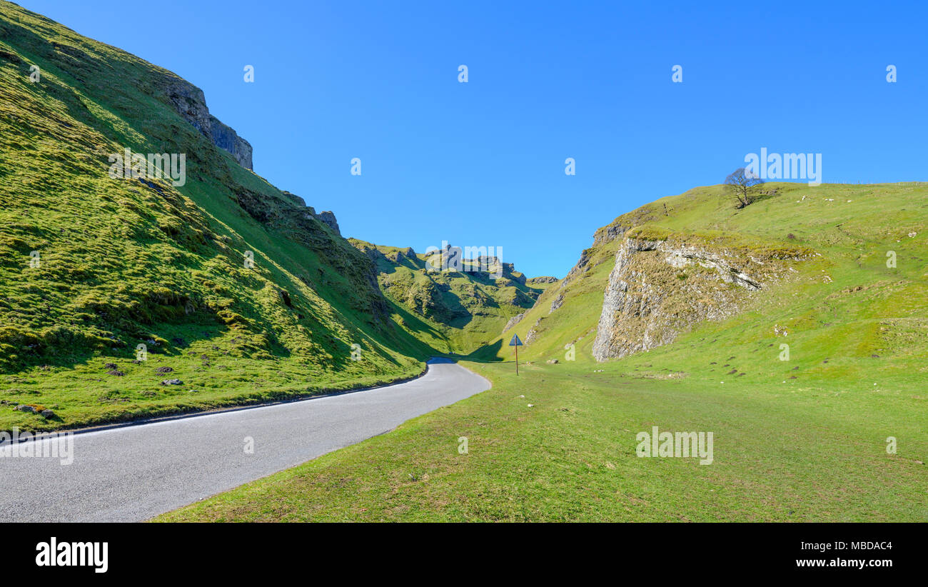 Winnats Pass, near Castleton, on a sunny clear blue sky day without ...