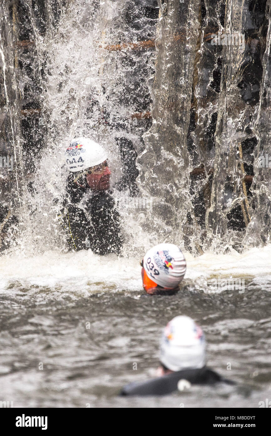 Red bull put on a gruelling course in the Maryhill canal 'Neptune Steps ...