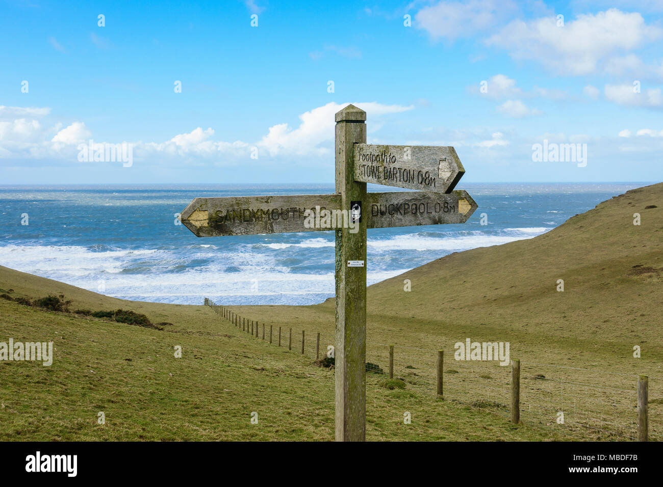 Coastal path signpost, Cornwall Stock Photo - Alamy