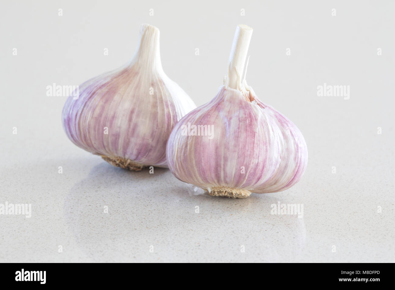 Purple garlic hi-res stock photography and images - Alamy
