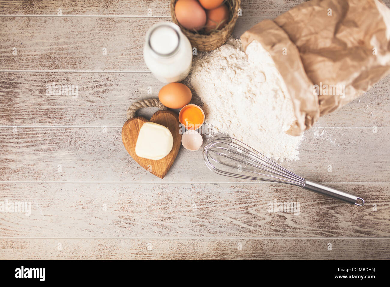 Basic Baking Ingredients Eggs Stock Photos & Basic Baking Ingredients ...