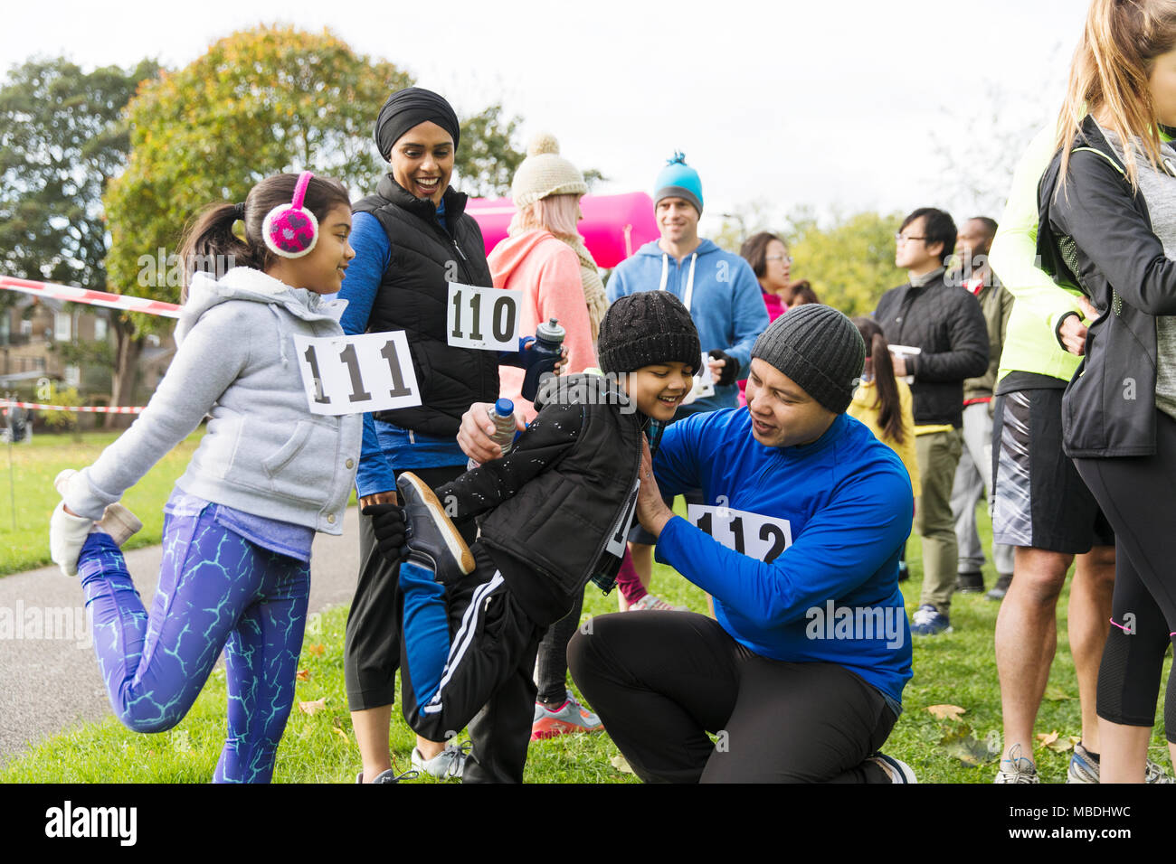 Family runners hi-res stock photography and images - Alamy