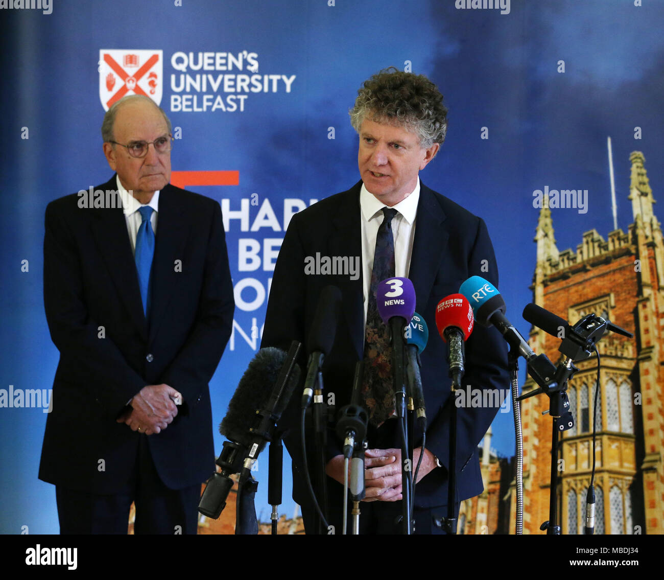 Senator george mitchell left hi-res stock photography and images - Alamy