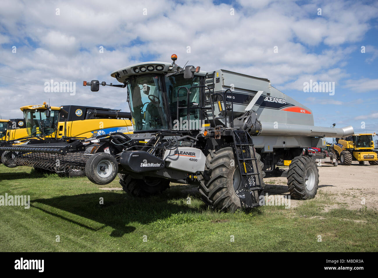 Gleaner combine hi-res stock photography and images - Alamy