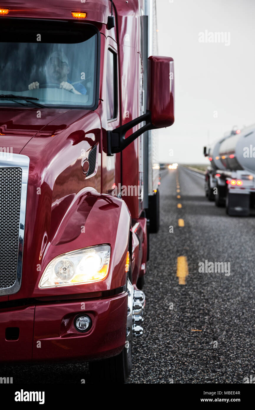 Peterbilt class 8 truck hi-res stock photography and images - Alamy