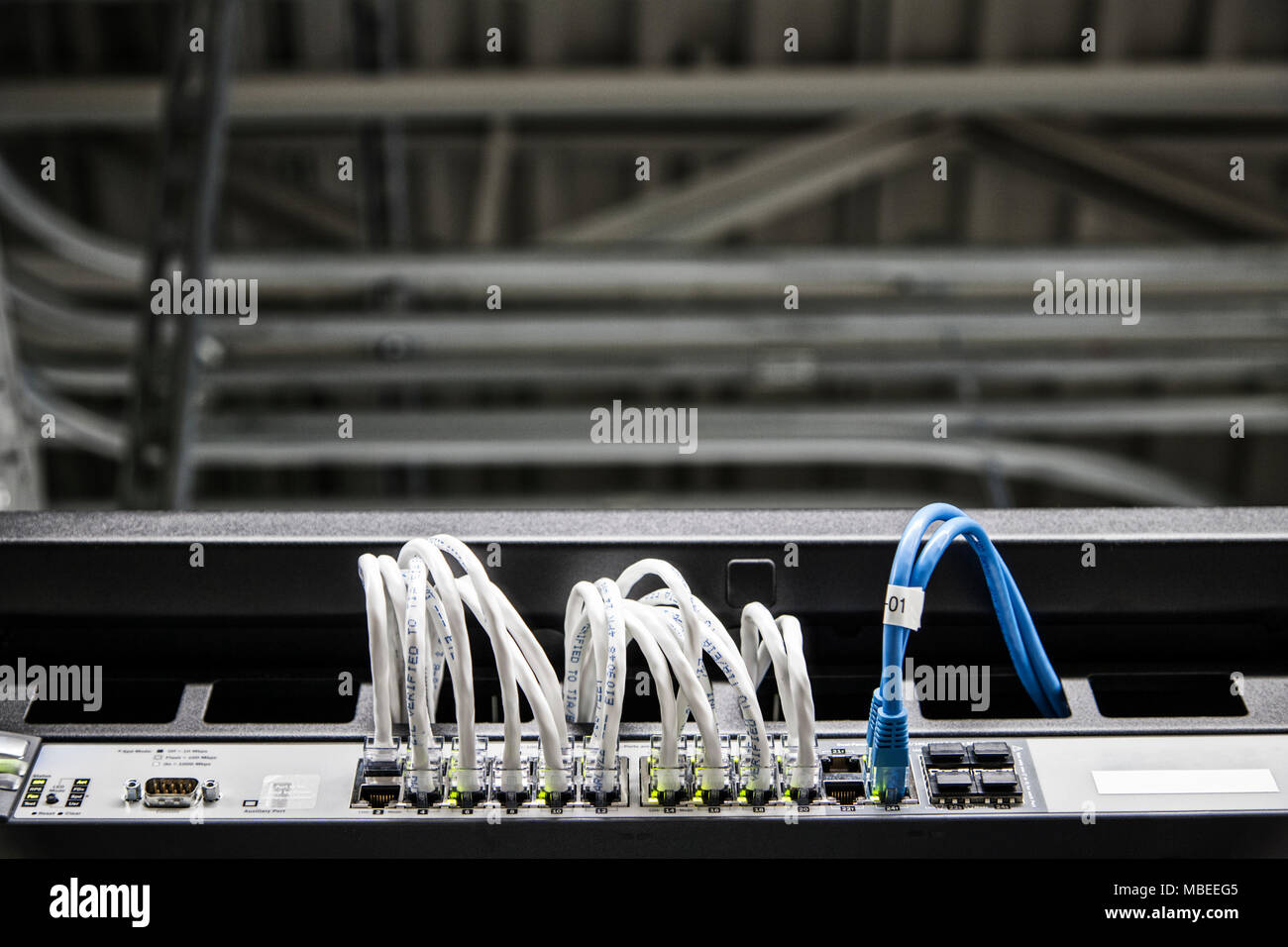 Computer servers farm nobody hi-res stock photography and images - Alamy