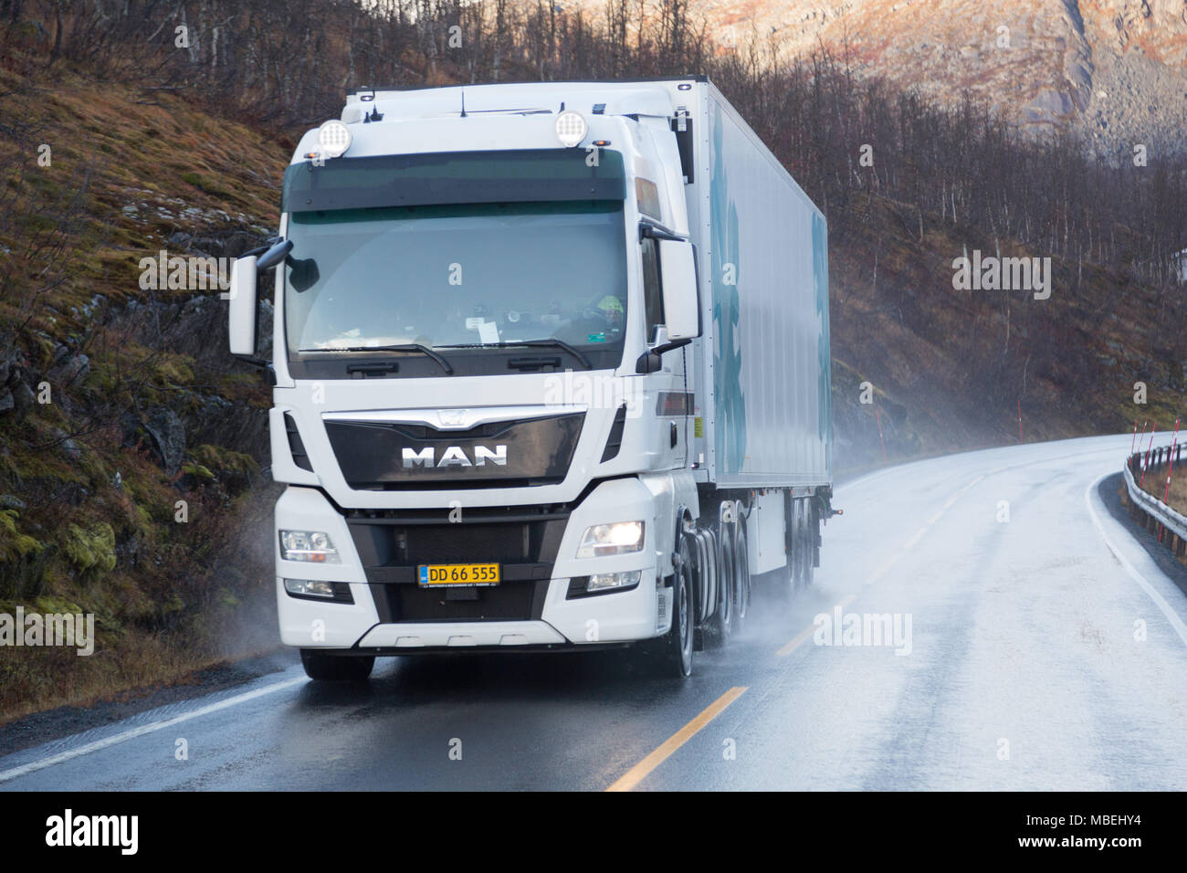 Rekka auto hi-res stock photography and images - Alamy
