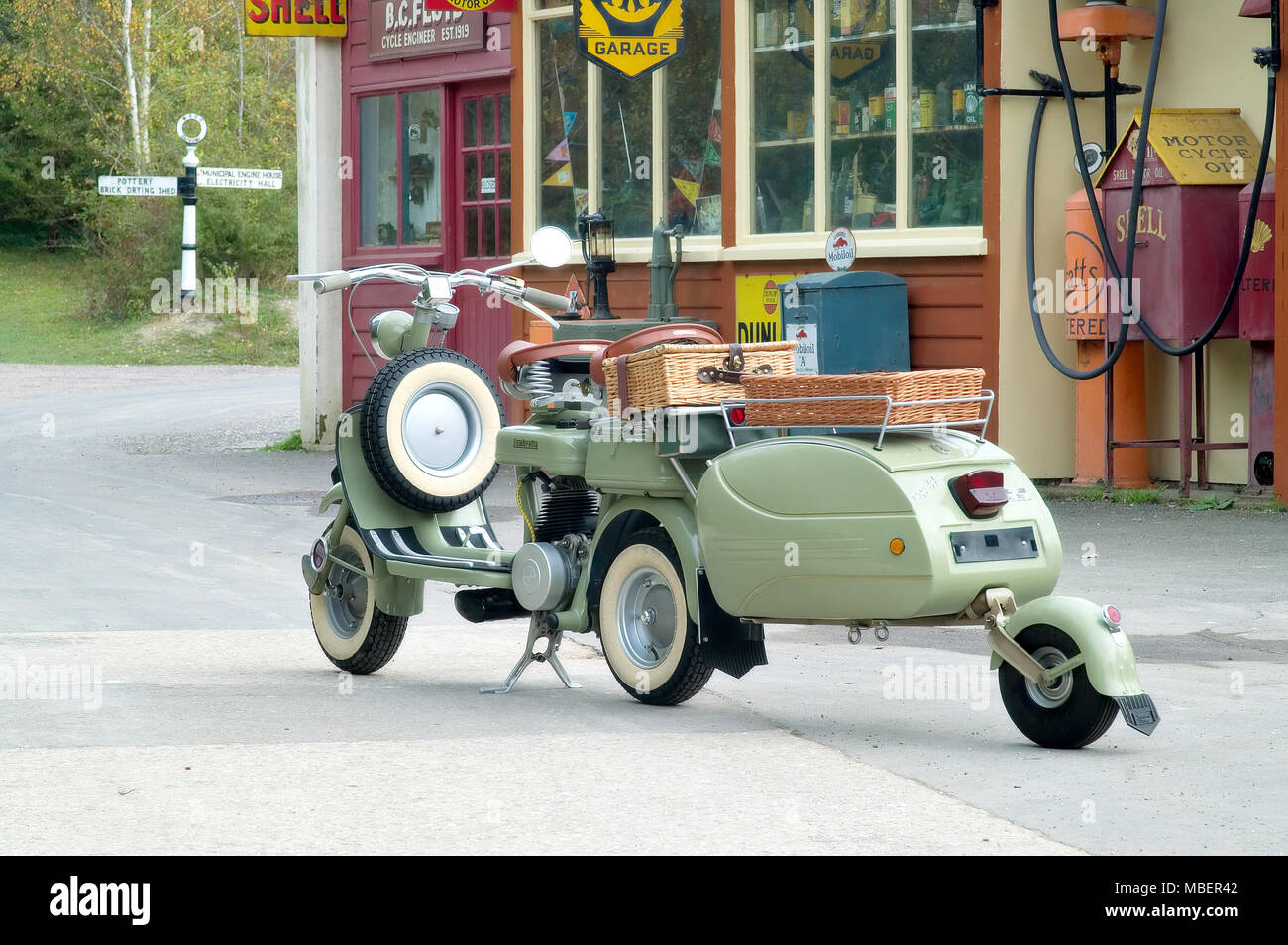 1953 Lambretta D125 with CZ PAV trailer Stock Photo - Alamy