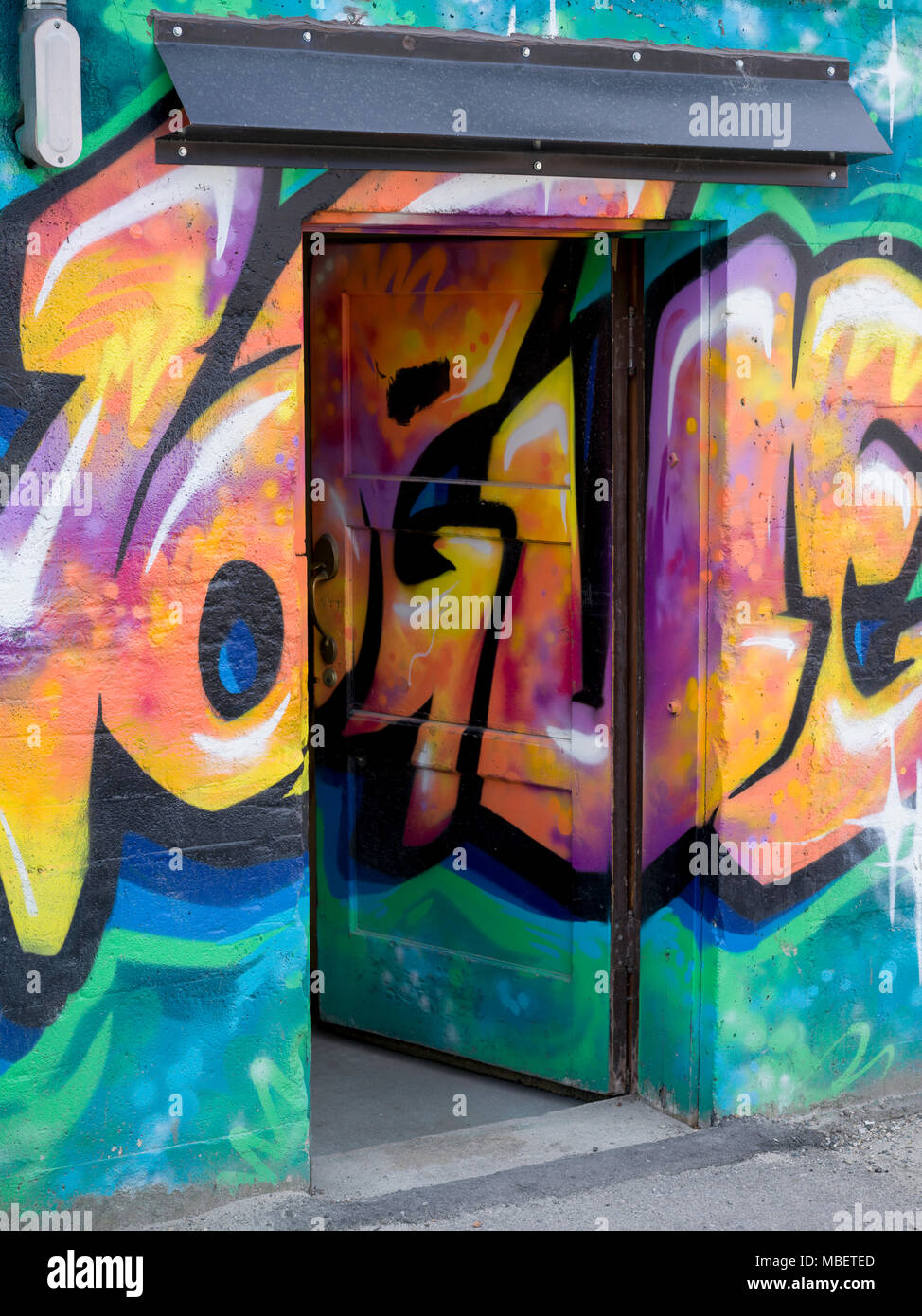Colourful graffiti covered exterior hi-res stock photography and images ...