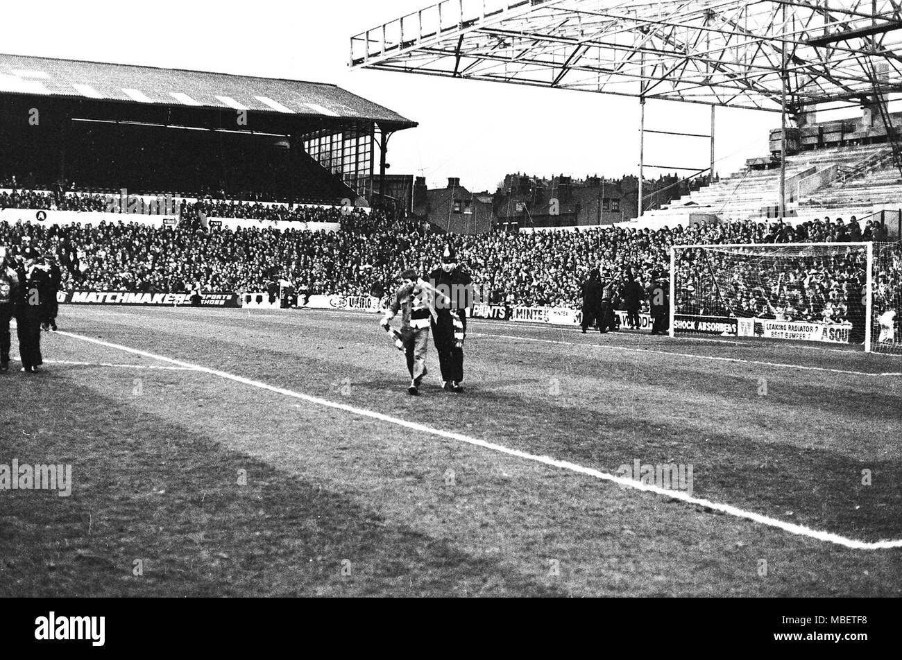 Leeds v Cardiff 1975 Stock Photo - Alamy