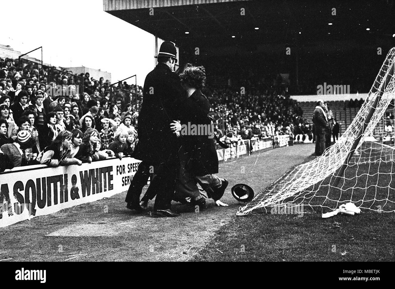 Leeds v Cardiff 1975 Stock Photo - Alamy