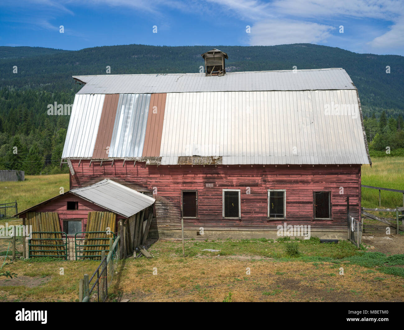 Barn in field, British Columbia, Canada Stock Photo - Alamy